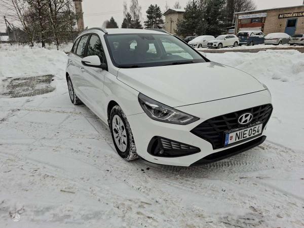 White Hyundai i30 2021 in Vilnius, with an engine capacity of 1.60 L and mileage of 168 thousand km for 7900 €, photo 1 on AUTOMOTO.COM.LV