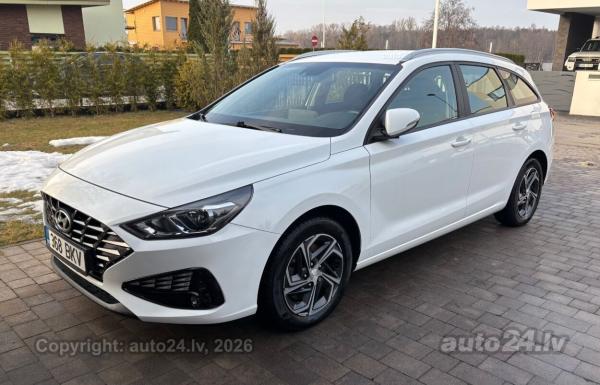 White Hyundai i30 2021 in Parnu, with an engine capacity of 1.60 L and mileage of 106 thousand km for 10990 €, photo 1 on AUTOMOTO.COM.LV