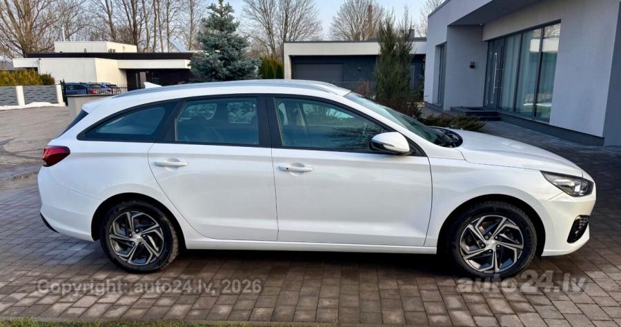 Balts Hyundai i30 2021 Pērnava, ar dzinēja tilpumu 1.60 L un nobraukumu 106 tūkst. km par 10990 €, foto 3 vietnē AUTOMOTO.COM.LV