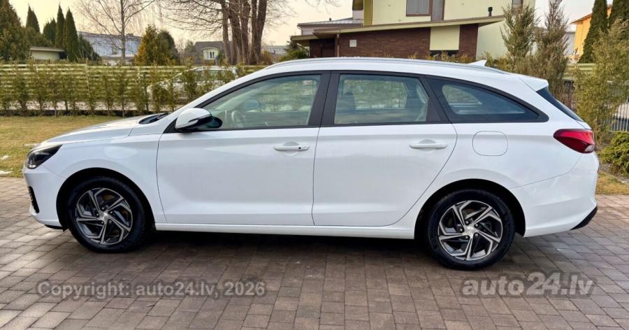 Balts Hyundai i30 2021 Pērnava, ar dzinēja tilpumu 1.60 L un nobraukumu 106 tūkst. km par 10990 €, foto 4 vietnē AUTOMOTO.COM.LV