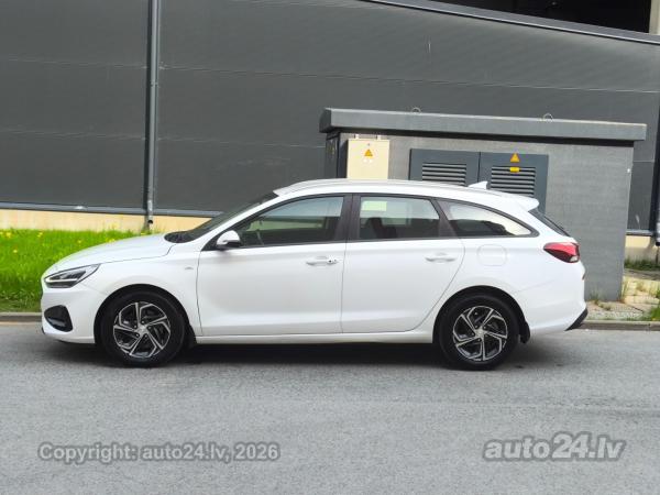 Balts Hyundai i30 2021 Tallina, ar dzinēja tilpumu 1.00 L un nobraukumu 69 tūkst. km par 14998 €, foto 5 vietnē AUTOMOTO.COM.LV