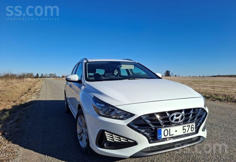 Balts Hyundai i30 2021 Valmiera, ar dzinēja tilpumu 1.50 L un nobraukumu 109 tūkst. km par 9900 €, foto 1 vietnē AUTOMOTO.COM.LV