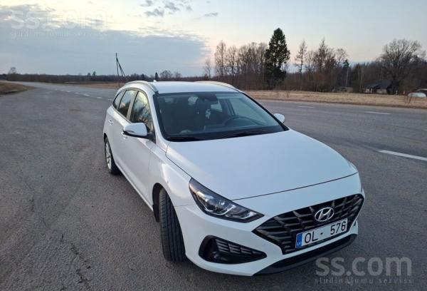 Balts Hyundai i30 2021 Valmiera, ar dzinēja tilpumu 1.50 L un nobraukumu 110 tūkst. km par 9300 €, foto 1 vietnē AUTOMOTO.COM.LV