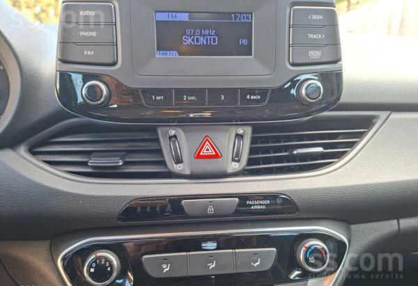 Balts Hyundai i30 2021 Valmiera, ar dzinēja tilpumu 1.50 L un nobraukumu 110 tūkst. km par 9300 €, foto 5 vietnē AUTOMOTO.COM.LV