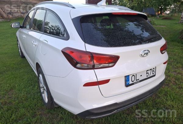 Белый Хендай i30 2021 в Валмиера, объемом двигателя 1.50 л и пробегом 110 тыс. км за 9100 €, фото 3 на AUTOMOTO.COM.LV