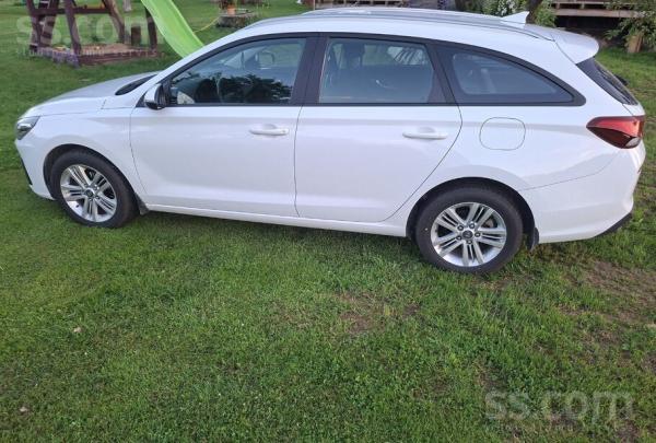 Белый Хендай i30 2021 в Валмиера, объемом двигателя 1.50 л и пробегом 110 тыс. км за 9100 €, фото 4 на AUTOMOTO.COM.LV