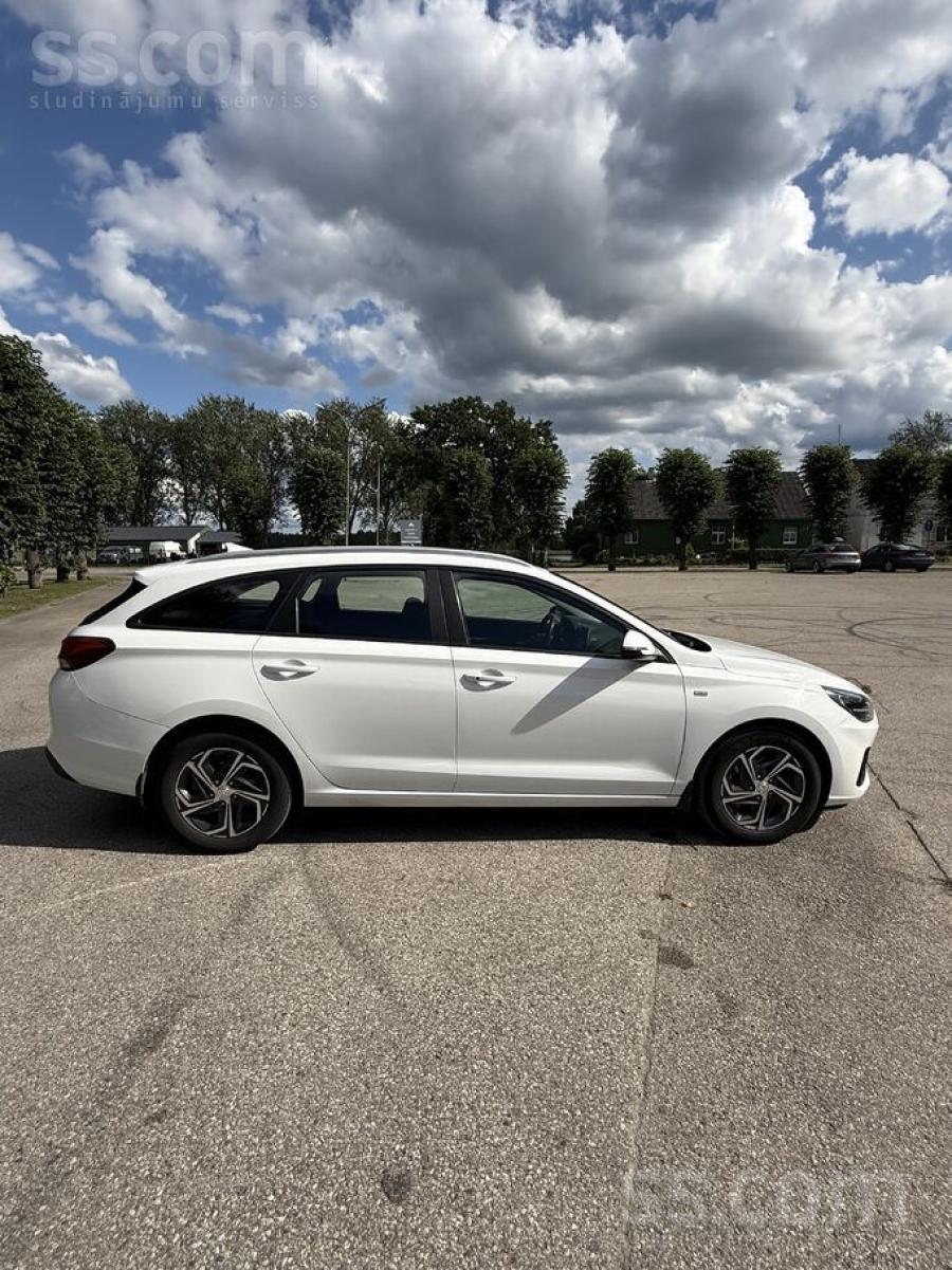 Balts Hyundai i30 2022 Jūrmala, ar dzinēja tilpumu 1.00 L un nobraukumu 96 tūkst. km par 13500 €, foto 6 vietnē AUTOMOTO.COM.LV