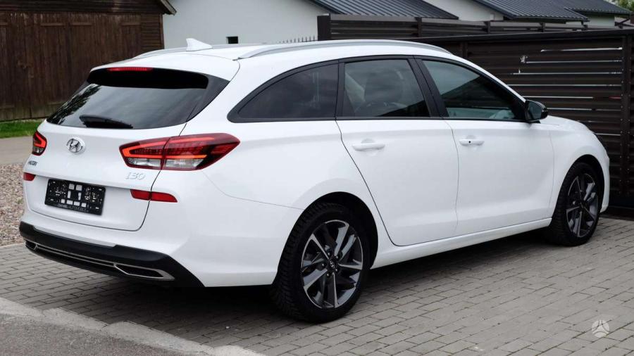 Balts Hyundai i30 2022 Marijampole, ar dzinēja tilpumu 1.60 L un nobraukumu 226 tūkst. km par 9990 €, foto 8 vietnē AUTOMOTO.COM.LV