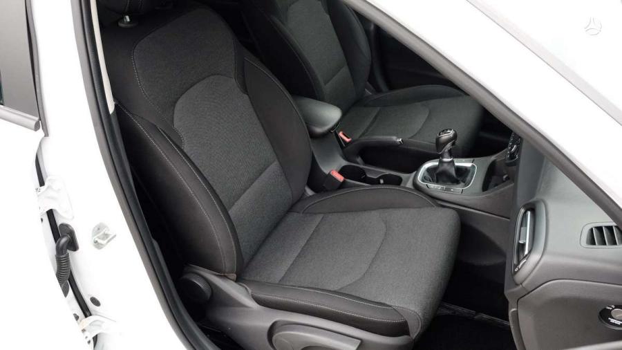Balts Hyundai i30 2022 Marijampole, ar dzinēja tilpumu 1.60 L un nobraukumu 226 tūkst. km par 9990 €, foto 21 vietnē AUTOMOTO.COM.LV
