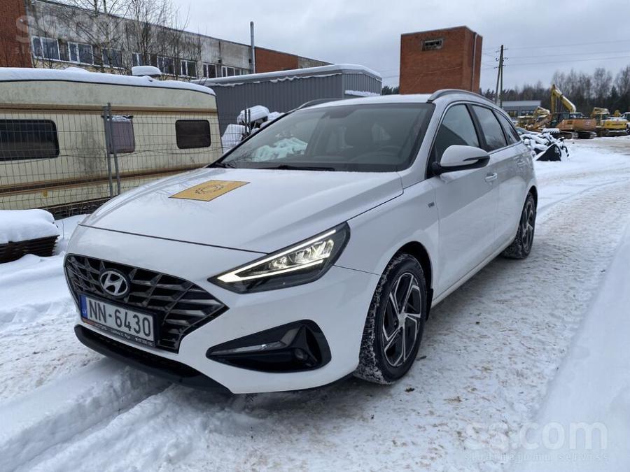 White Hyundai i30 2023 in Riga, with an engine capacity of 1.50 L and mileage of 107 thousand km for 14800 €, photo 2 on AUTOMOTO.COM.LV