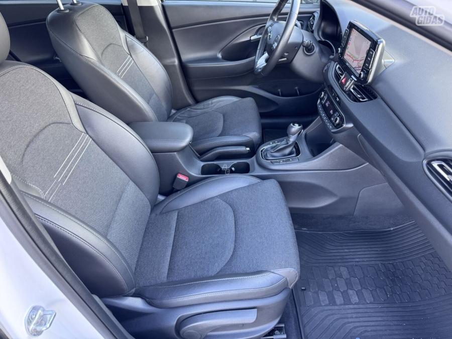 Белый Хендай i30 2023 в Авиженяй, объемом двигателя 1.50 л и пробегом 108 тыс. км за 14800 €, фото 8 на AUTOMOTO.COM.LV