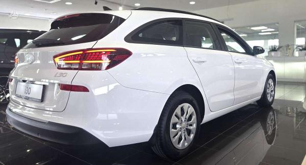 Белый Хендай i30 2026 в Каунас, объемом двигателя 1.00 л и пробегом 0 тыс. км за 20990 €, фото 4 на AUTOMOTO.COM.LV