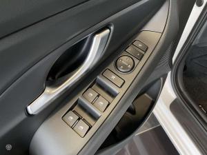 Balts Hyundai i30 2026 Viļņa, ar dzinēja tilpumu 1.60 L un nobraukumu 0 tūkst. km par 30498 €, foto 11 vietnē AUTOMOTO.COM.LV