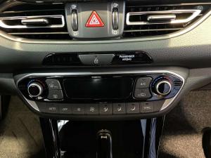 Balts Hyundai i30 2026 Viļņa, ar dzinēja tilpumu 1.60 L un nobraukumu 0 tūkst. km par 30498 €, foto 17 vietnē AUTOMOTO.COM.LV