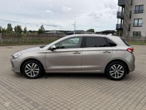 Yellow Hyundai i30 2017 in Siauliai, with an engine capacity of 1.58 L and mileage of 190 thousand km for 7400 €, photo 6 on AUTOMOTO.COM.LV