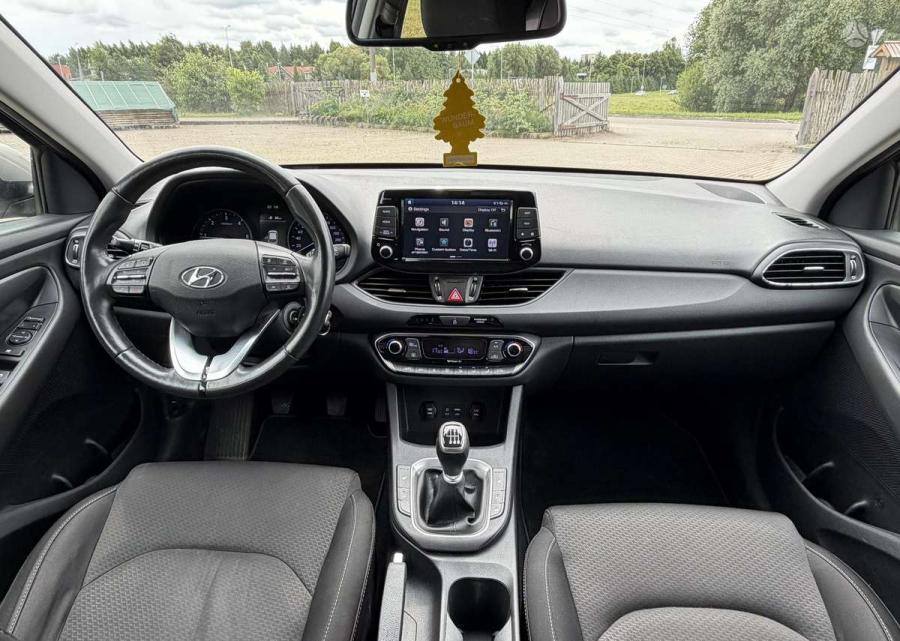 Yellow Hyundai i30 2017 in Siauliai, with an engine capacity of 1.58 L and mileage of 190 thousand km for 7400 €, photo 10 on AUTOMOTO.COM.LV