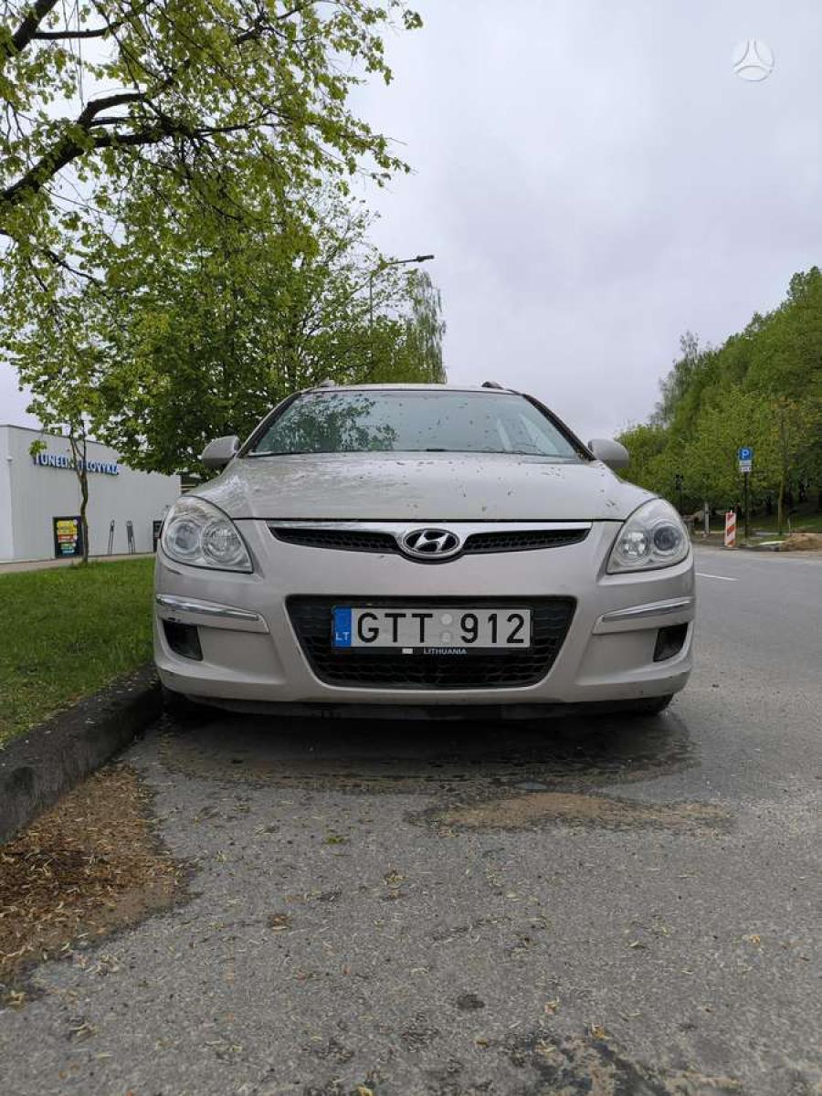 Желтый Хендай i30 2009 в Вильнюс, объемом двигателя 1.58 л и пробегом 200 тыс. км за 1300 €, фото 3 на AUTOMOTO.COM.LV