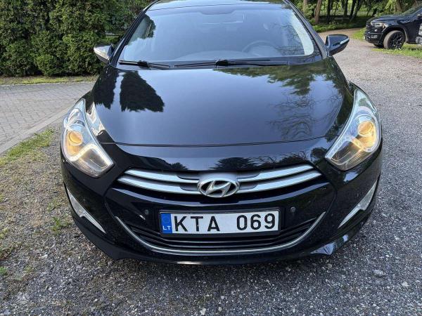 Melns Hyundai i40 2013 Viļņa, ar dzinēja tilpumu 1.70 L un nobraukumu 296 tūkst. km par 4200 €, foto 2 vietnē AUTOMOTO.COM.LV