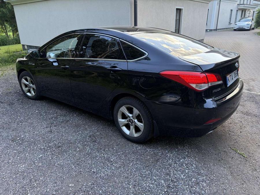 Черный Хендай и40 2013 в Вильнюс, объемом двигателя 1.70 л и пробегом 296 тыс. км за 4200 €, фото 7 на AUTOMOTO.COM.LV