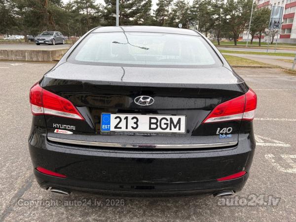 Black Hyundai i40 2012 in Tallinn, with an engine capacity of 1.70 L and mileage of 213 thousand km for 2700 €, photo 4 on AUTOMOTO.COM.LV