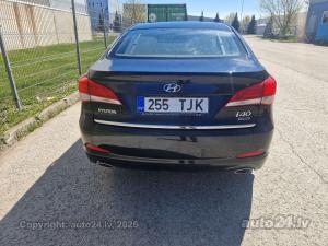 Melns Hyundai i40 2012 Tallina, ar dzinēja tilpumu 1.70 L un nobraukumu 303 tūkst. km par 3300 €, foto 5 vietnē AUTOMOTO.COM.LV