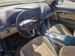Melns Hyundai i40 2012 Tallina, ar dzinēja tilpumu 1.70 L un nobraukumu 303 tūkst. km par 3300 €, foto 9 vietnē AUTOMOTO.COM.LV