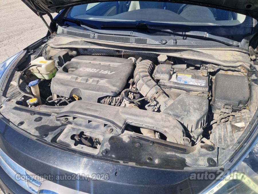Melns Hyundai i40 2012 Tallina, ar dzinēja tilpumu 1.70 L un nobraukumu 303 tūkst. km par 3300 €, foto 12 vietnē AUTOMOTO.COM.LV