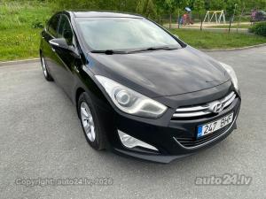 Melns Hyundai i40 2012 Tallina, ar dzinēja tilpumu 1.70 L un nobraukumu 264 tūkst. km par 3600 €, foto  vietnē AUTOMOTO.COM.LV