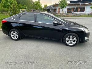 Melns Hyundai i40 2012 Tallina, ar dzinēja tilpumu 1.70 L un nobraukumu 264 tūkst. km par 3600 €, foto 3 vietnē AUTOMOTO.COM.LV
