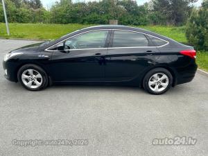 Melns Hyundai i40 2012 Tallina, ar dzinēja tilpumu 1.70 L un nobraukumu 264 tūkst. km par 3600 €, foto 9 vietnē AUTOMOTO.COM.LV