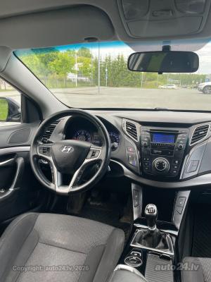 Melns Hyundai i40 2012 Tallina, ar dzinēja tilpumu 1.70 L un nobraukumu 264 tūkst. km par 3600 €, foto 13 vietnē AUTOMOTO.COM.LV