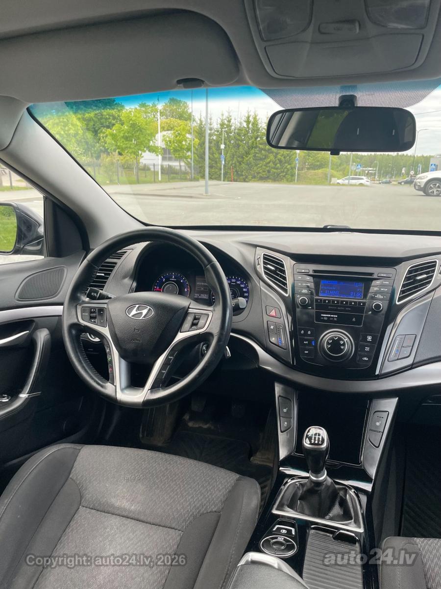 Melns Hyundai i40 2012 Tallina, ar dzinēja tilpumu 1.70 L un nobraukumu 264 tūkst. km par 3600 €, foto 13 vietnē AUTOMOTO.COM.LV