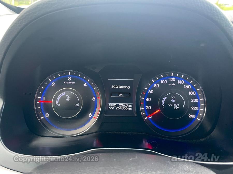 Melns Hyundai i40 2012 Tallina, ar dzinēja tilpumu 1.70 L un nobraukumu 264 tūkst. km par 3600 €, foto 15 vietnē AUTOMOTO.COM.LV