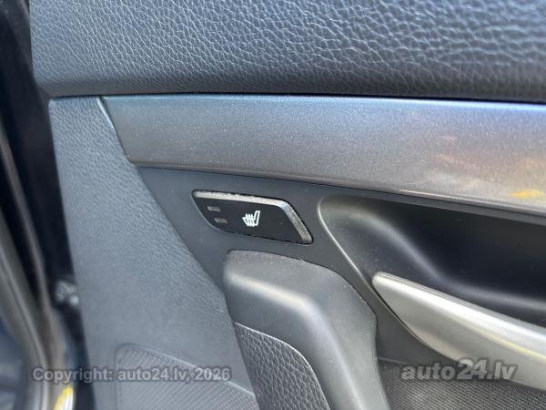 Black Hyundai i40 2012 in Tallinn, with an engine capacity of 1.70 L and mileage of 265 thousand km for 3990 €, photo 9 on AUTOMOTO.COM.LV
