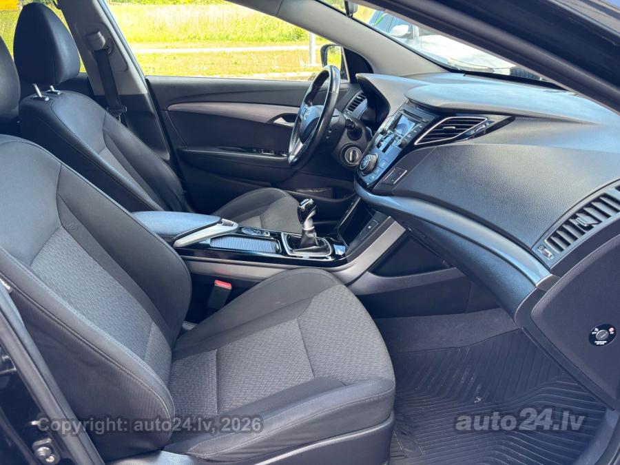 Черный Хендай и40 2012 в Таллин, объемом двигателя 1.70 л и пробегом 265 тыс. км за 3990 €, фото 12 на AUTOMOTO.COM.LV