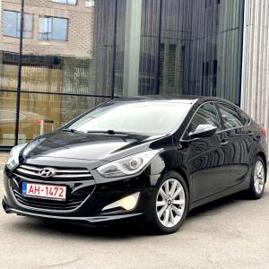 Black Hyundai i40 2012 in Riga, with an engine capacity of 1.70 L and mileage of 305 thousand km for 4750 €, photo  on AUTOMOTO.COM.LV