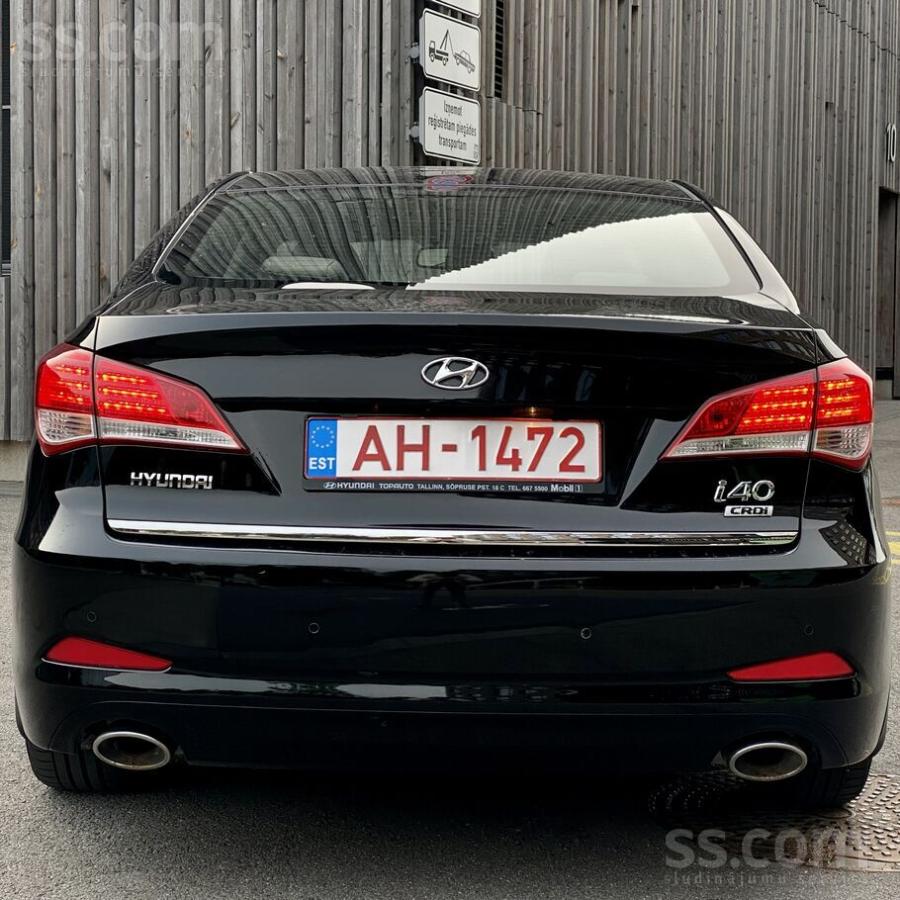 Black Hyundai i40 2012 in Riga, with an engine capacity of 1.70 L and mileage of 305 thousand km for 4750 €, photo 6 on AUTOMOTO.COM.LV