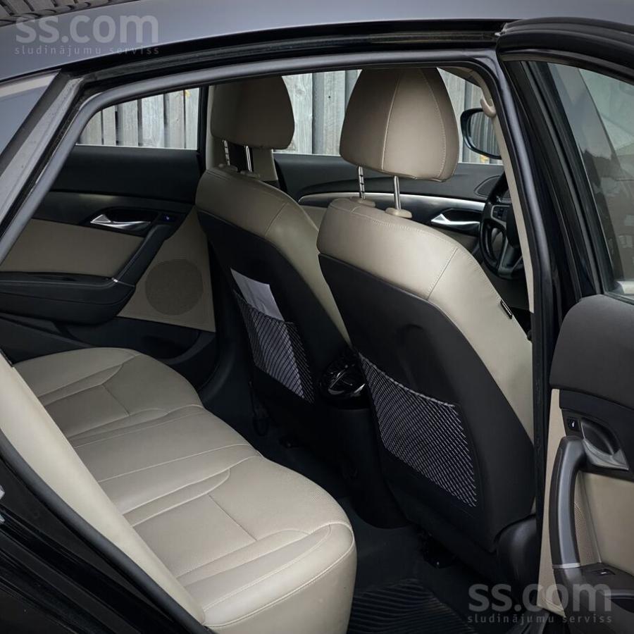Black Hyundai i40 2012 in Riga, with an engine capacity of 1.70 L and mileage of 305 thousand km for 4750 €, photo 19 on AUTOMOTO.COM.LV