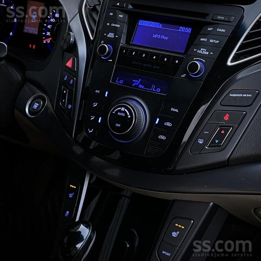 Black Hyundai i40 2012 in Riga, with an engine capacity of 1.70 L and mileage of 305 thousand km for 4750 €, photo 21 on AUTOMOTO.COM.LV