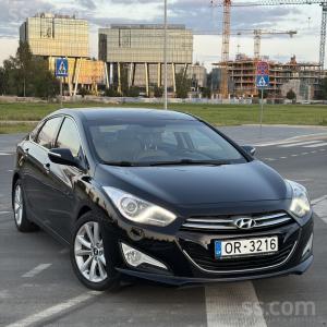 Черный Хендай и40 2012 в Рига, объемом двигателя 1.70 л и пробегом 306 тыс. км за 4700 €, фото  на AUTOMOTO.COM.LV