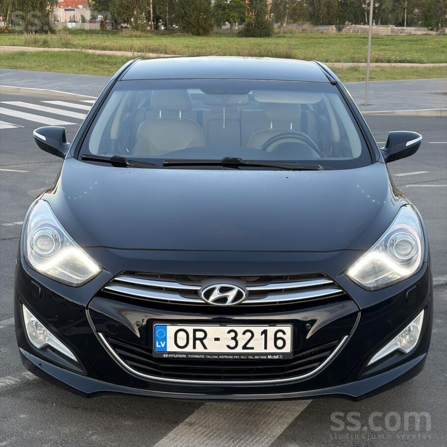 Черный Хендай и40 2012 в Рига, объемом двигателя 1.70 л и пробегом 306 тыс. км за 4700 €, фото 4 на AUTOMOTO.COM.LV