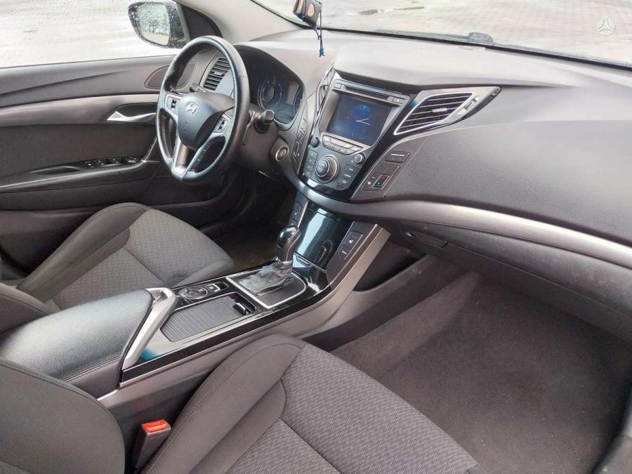 Melns Hyundai i40 2012 Marijampole, ar dzinēja tilpumu 1.69 L un nobraukumu 234 tūkst. km par 5200 €, foto 5 vietnē AUTOMOTO.COM.LV