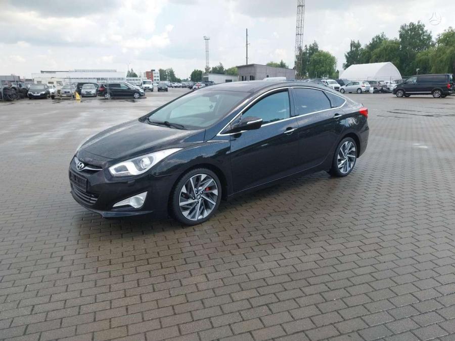 Melns Hyundai i40 2012 Marijampole, ar dzinēja tilpumu 1.69 L un nobraukumu 234 tūkst. km par 5200 €, foto 9 vietnē AUTOMOTO.COM.LV