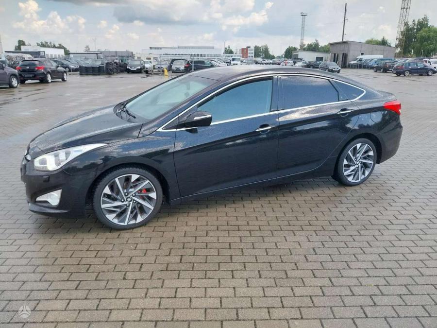 Melns Hyundai i40 2012 Marijampole, ar dzinēja tilpumu 1.69 L un nobraukumu 234 tūkst. km par 5200 €, foto 10 vietnē AUTOMOTO.COM.LV