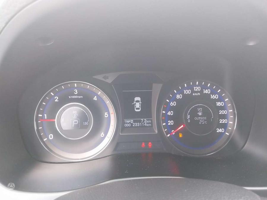 Melns Hyundai i40 2012 Marijampole, ar dzinēja tilpumu 1.69 L un nobraukumu 234 tūkst. km par 5200 €, foto 11 vietnē AUTOMOTO.COM.LV
