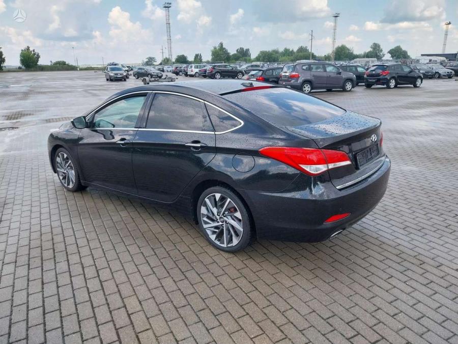 Melns Hyundai i40 2012 Marijampole, ar dzinēja tilpumu 1.69 L un nobraukumu 234 tūkst. km par 5200 €, foto 15 vietnē AUTOMOTO.COM.LV
