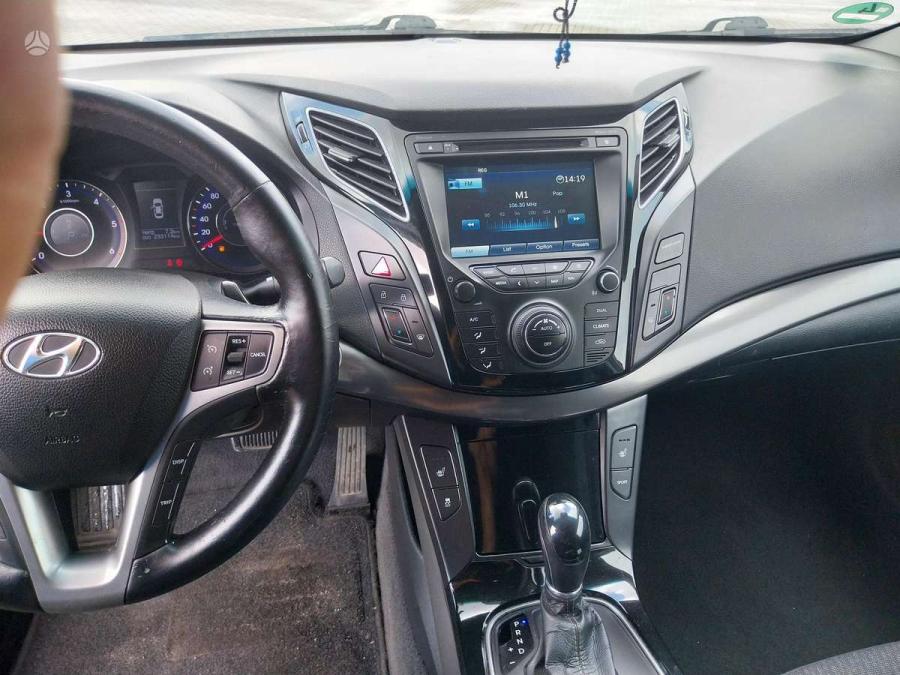 Melns Hyundai i40 2012 Marijampole, ar dzinēja tilpumu 1.69 L un nobraukumu 234 tūkst. km par 5200 €, foto 16 vietnē AUTOMOTO.COM.LV