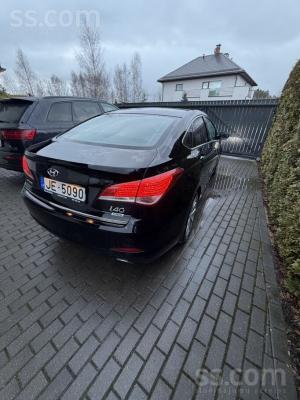 Melns Hyundai i40 2013 Rīga, ar dzinēja tilpumu 1.70 L un nobraukumu 223 tūkst. km par 3400 €, foto 3 vietnē AUTOMOTO.COM.LV