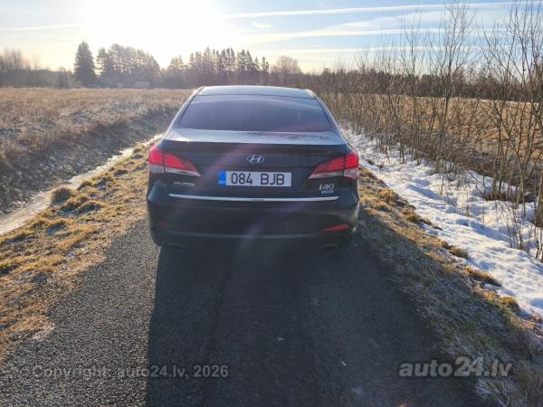 Black Hyundai i40 2013 in Haapsalu, with an engine capacity of 1.70 L and mileage of 301 thousand km for 4300 €, photo 3 on AUTOMOTO.COM.LV