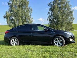 Melns Hyundai i40 2013 Aizkraukle, ar dzinēja tilpumu 1.60 L un nobraukumu 201 tūkst. km par 3500 €, foto 5 vietnē AUTOMOTO.COM.LV